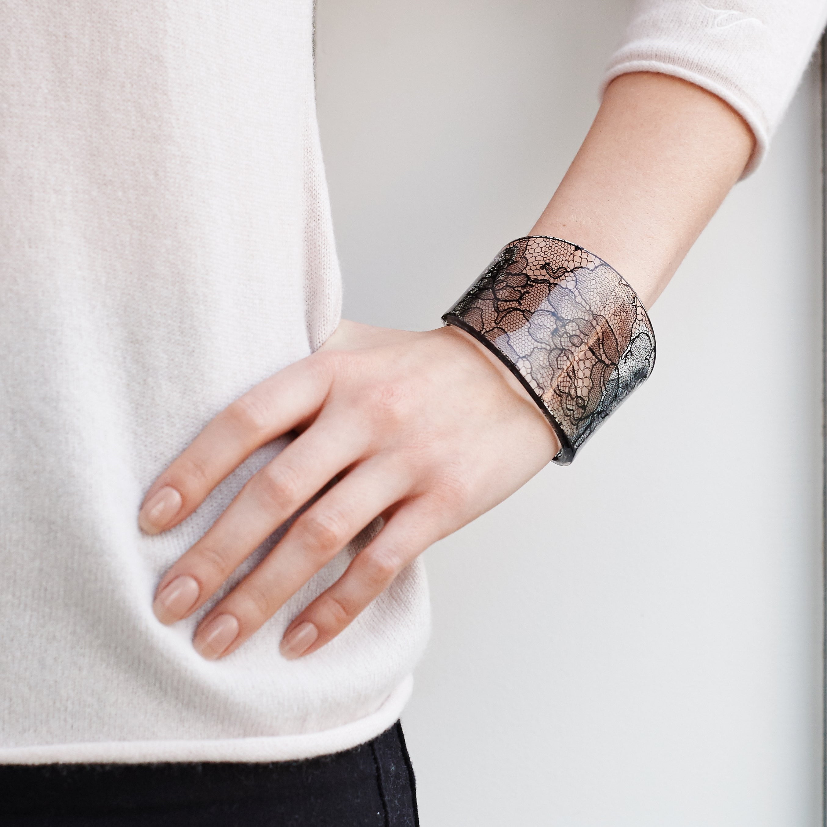 Shaped Lace Cuff